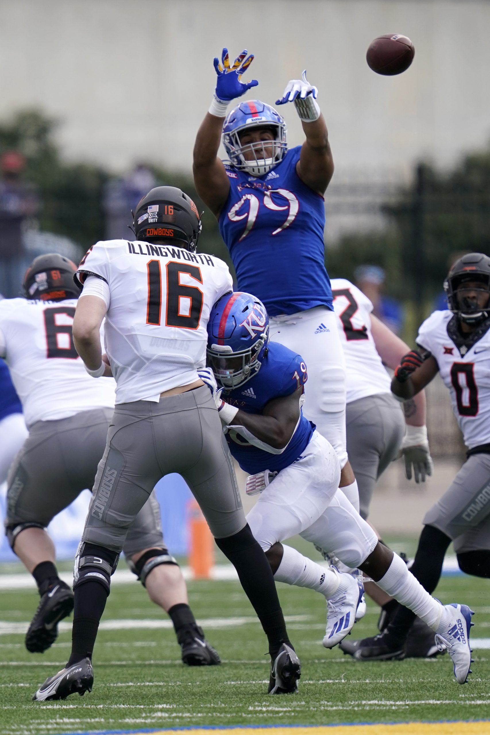 Reshaped DE Malcolm Lee expected to be ‘the hammer’ for KU football’s ...